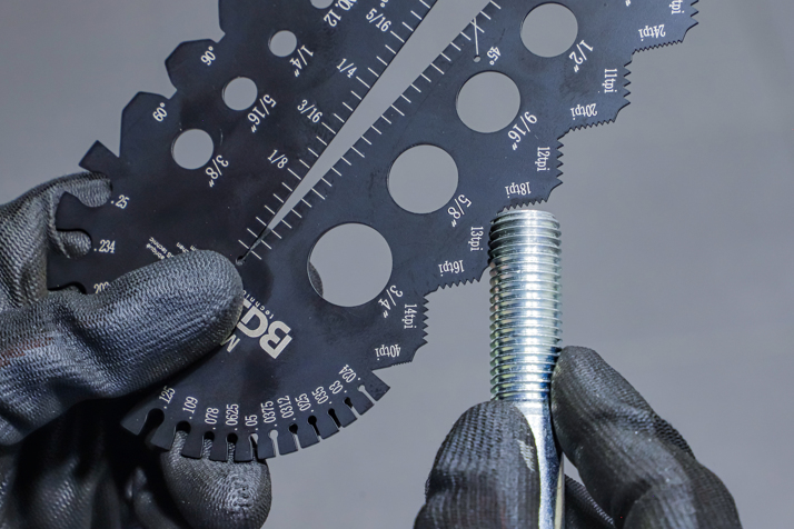 Gabarit pour identifier les vis, écrous et filetages en pouces